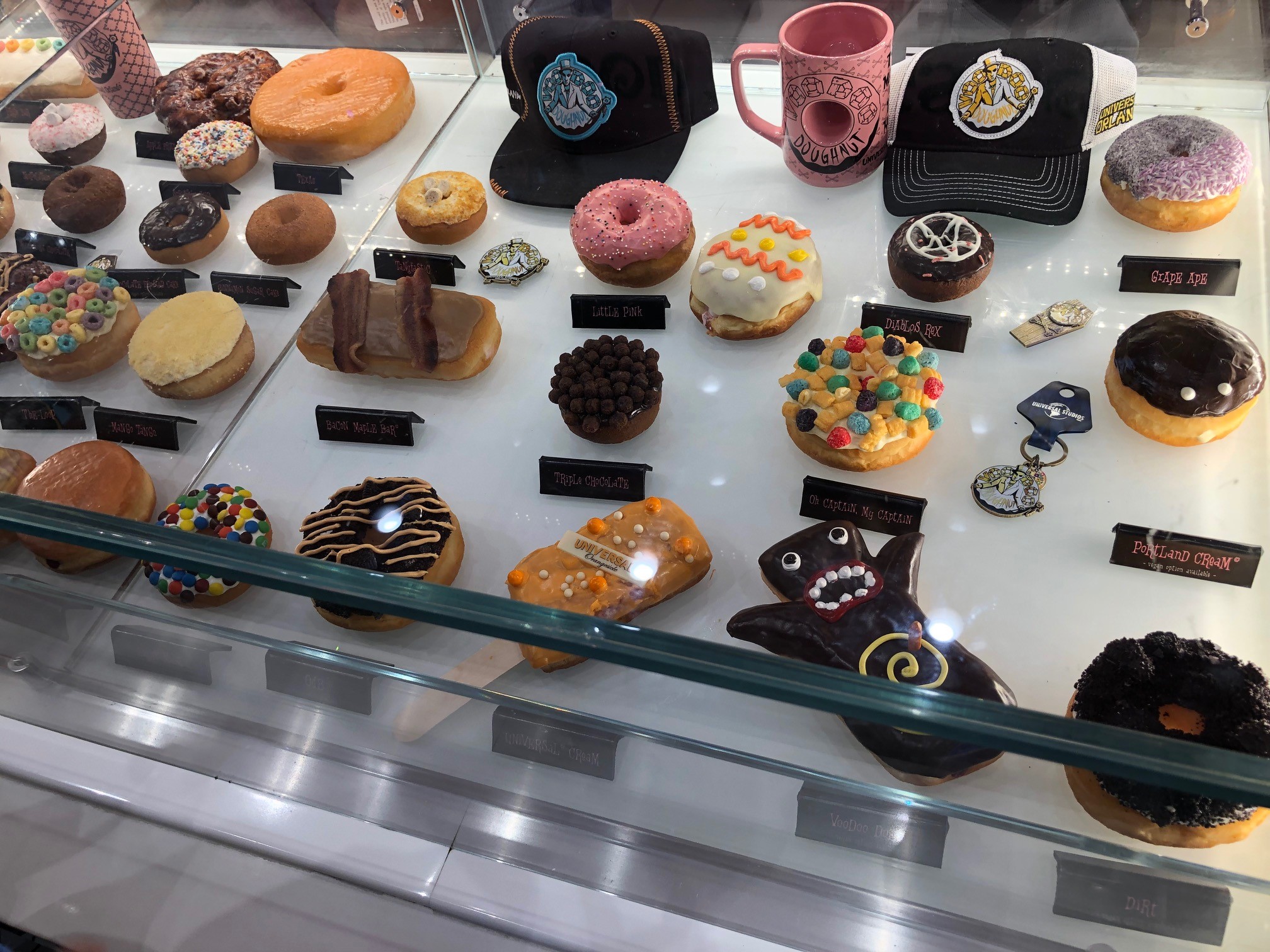 UniversalwithIzzy: Voodoo Doughnuts Review - DisneywithIzzy