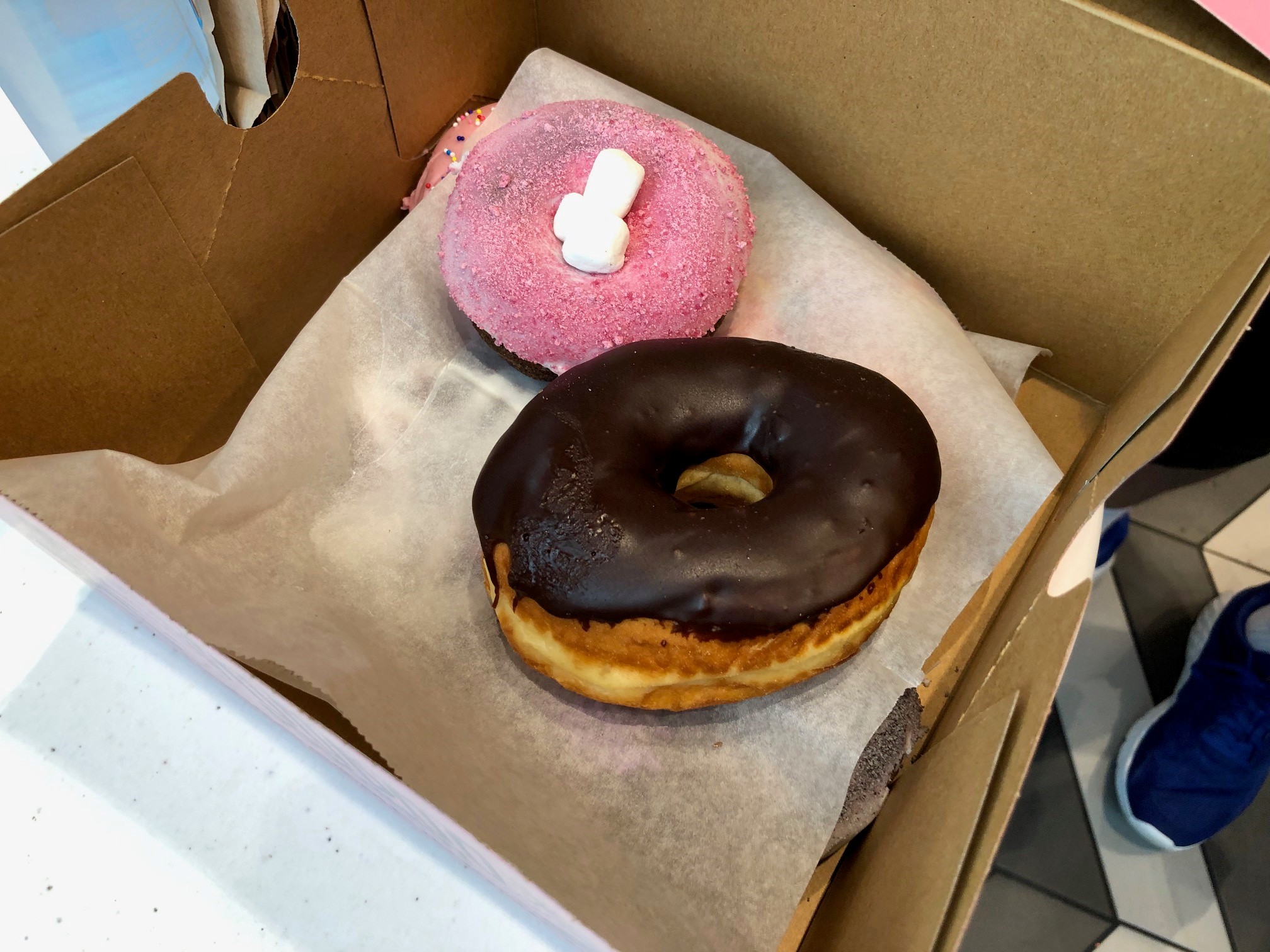 UniversalwithIzzy: Voodoo Doughnuts Review - DisneywithIzzy