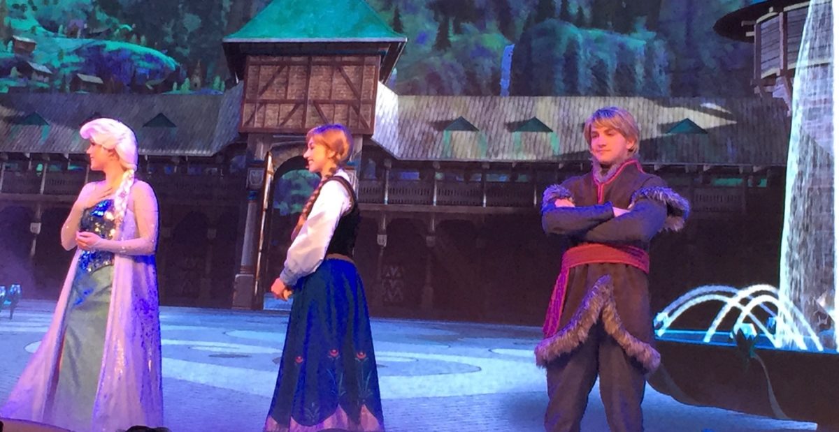 Frozen Sing Along Review - DisneywithIzzy