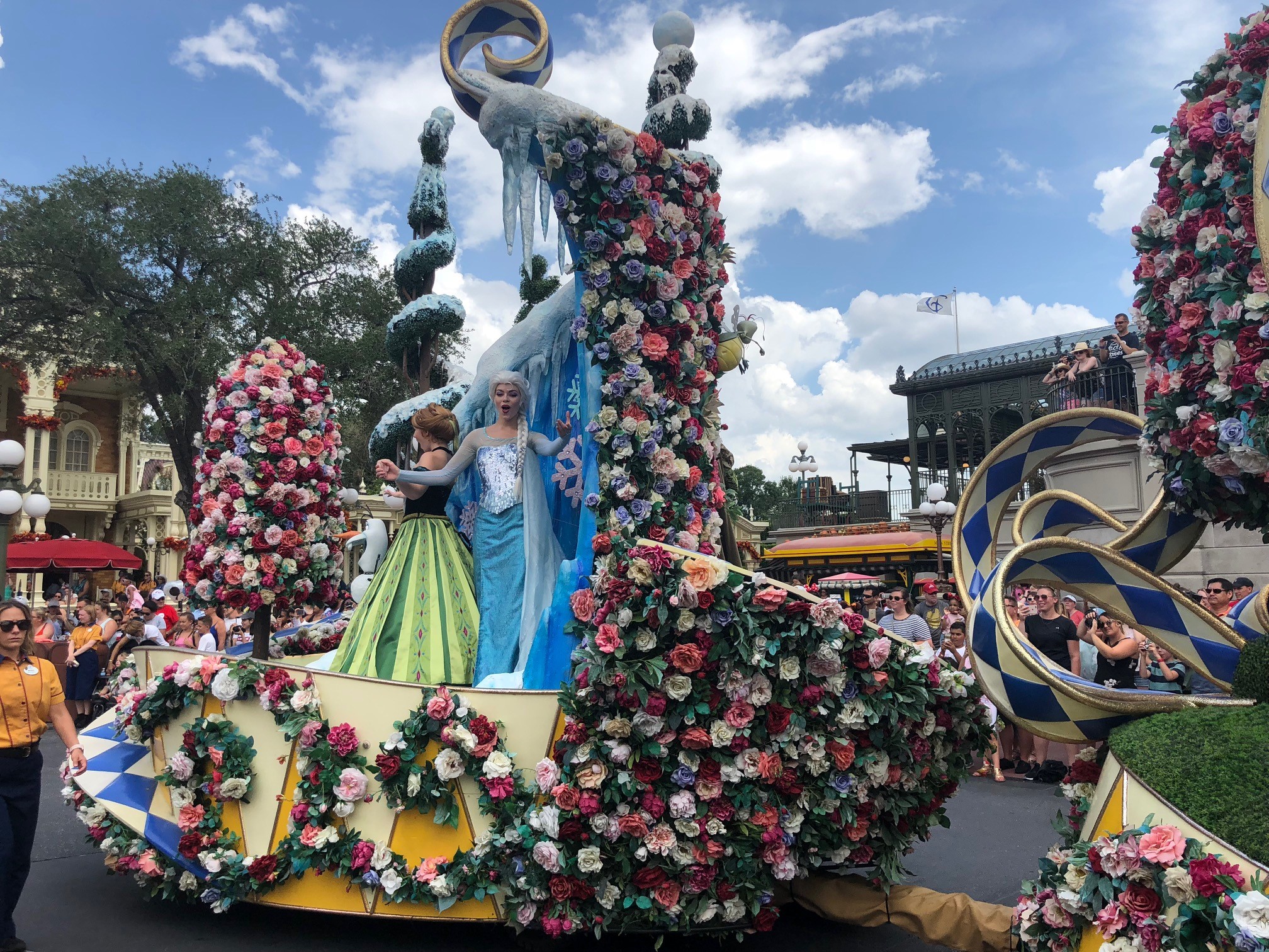 A Beginner’s Guide to the Festival of Fantasy Parade - DisneywithIzzy
