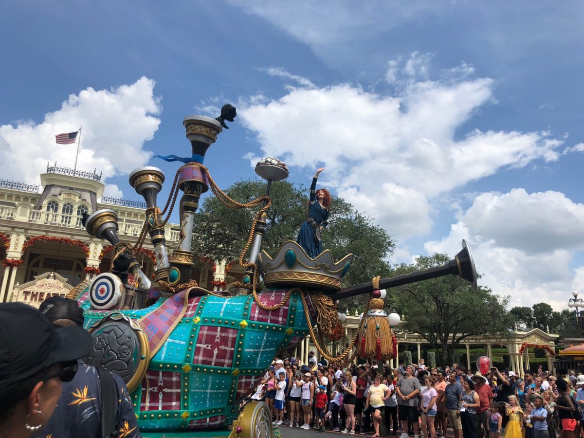 A Beginner’s Guide to the Festival of Fantasy Parade - DisneywithIzzy