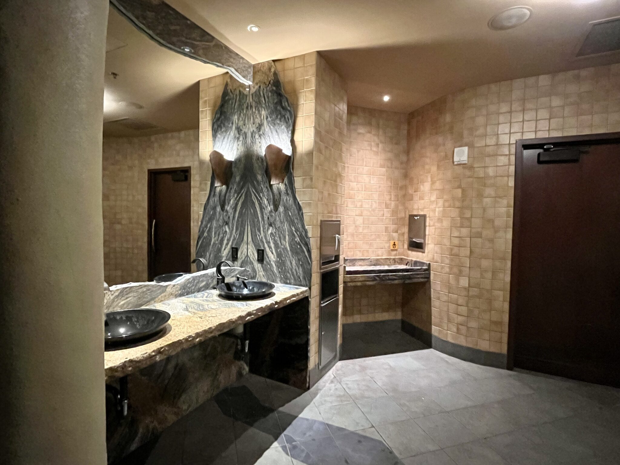 The Best Bathrooms At Disney World - DisneywithIzzy